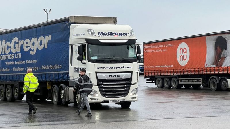 The lorry drivers who miss Christmas - BBC News