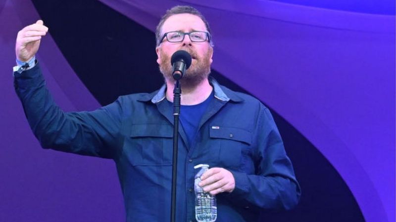 How pop singer Dylan turned her Latitude disaster into triumph - BBC News