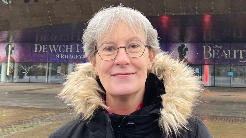 Eminem-inspired rapper-poet says writing saved his life - BBC News