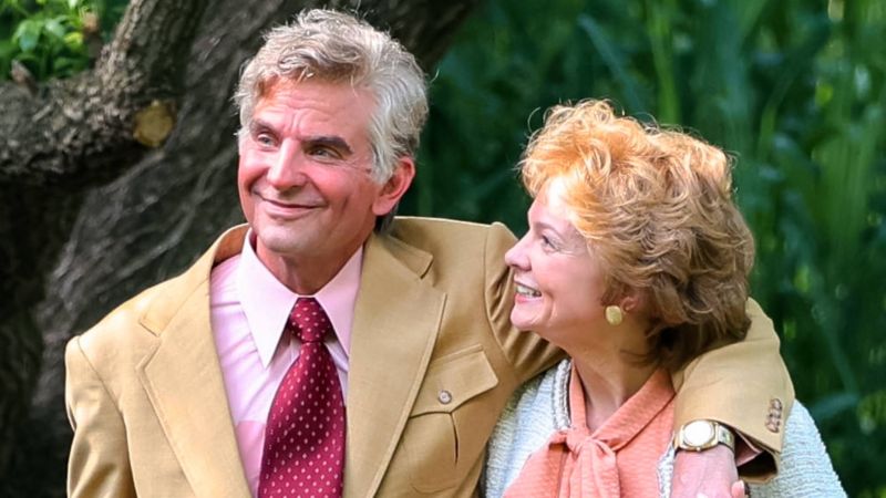 Bradley Cooper: Why Bernstein nose row is complicated - BBC News