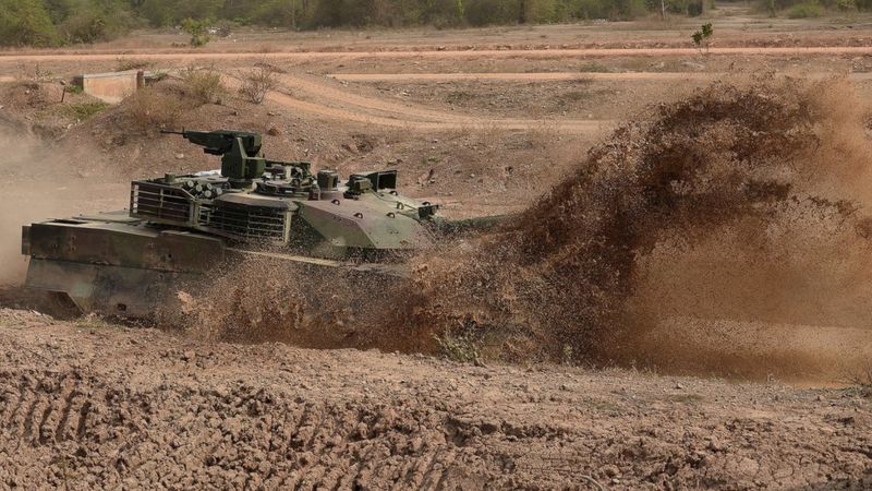 ทบ. เปิดตัวรถถัง VT4 จากจีน ซึ่งไทยเป็นลูกค้ารายเดียวในโลก - BBC News ไทย