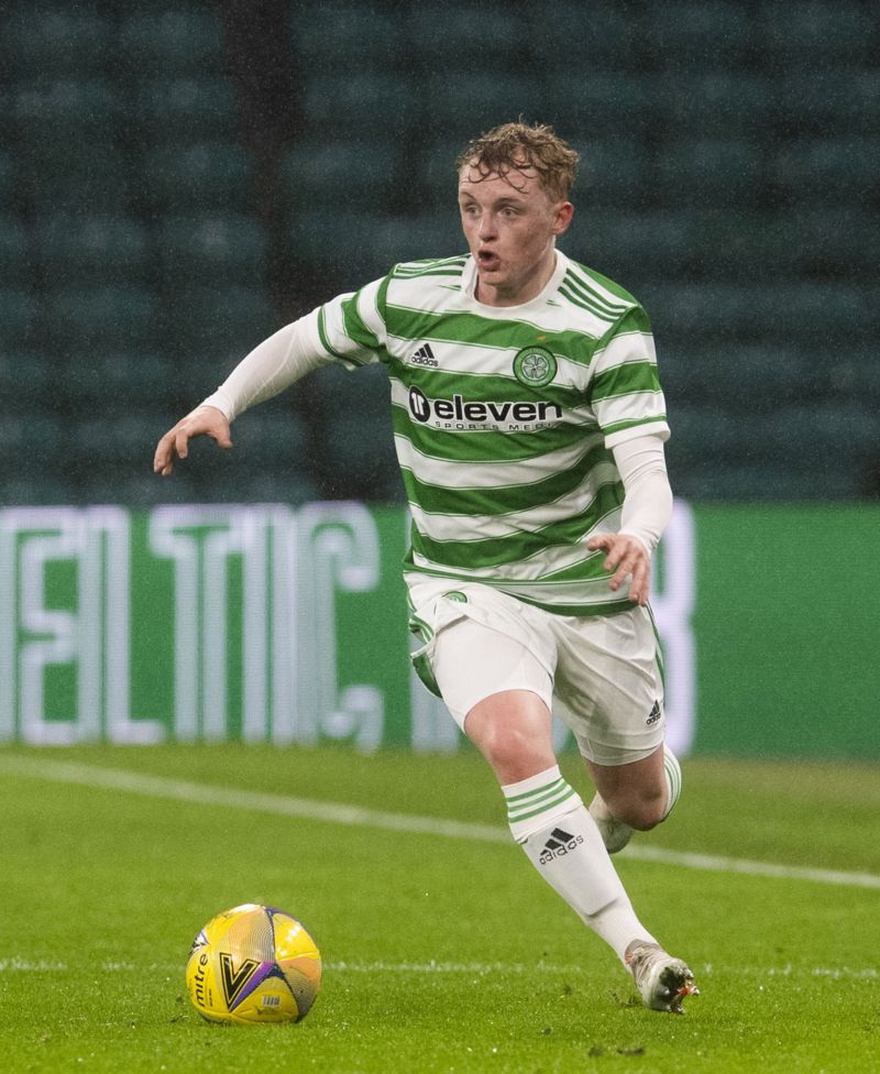 Moffat leaves Celtic for Blackpool - BBC Sport