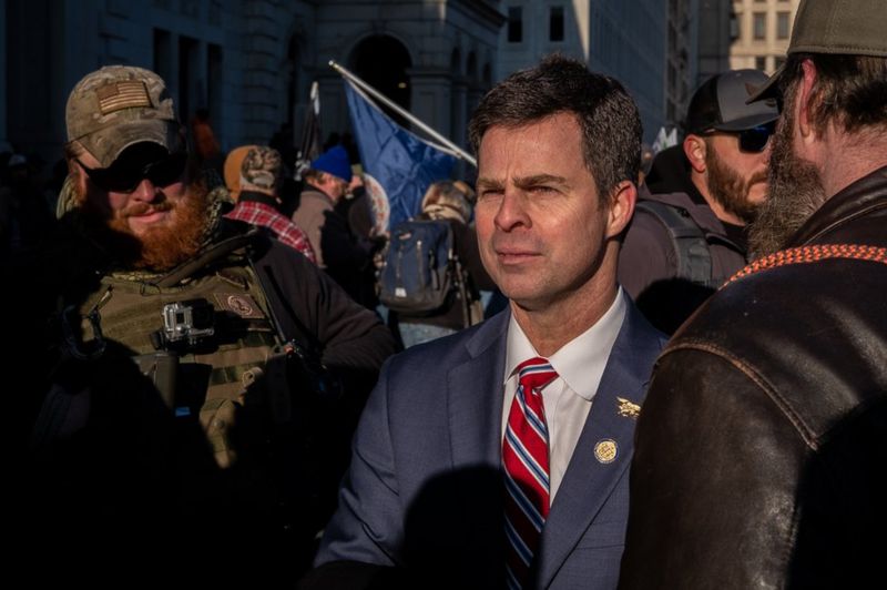 Sanctuary counties: Inside Virginia's gun rights resistance - BBC News