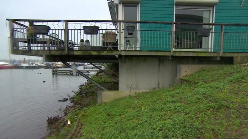 French Polynesia signs first 'floating city' deal - BBC News