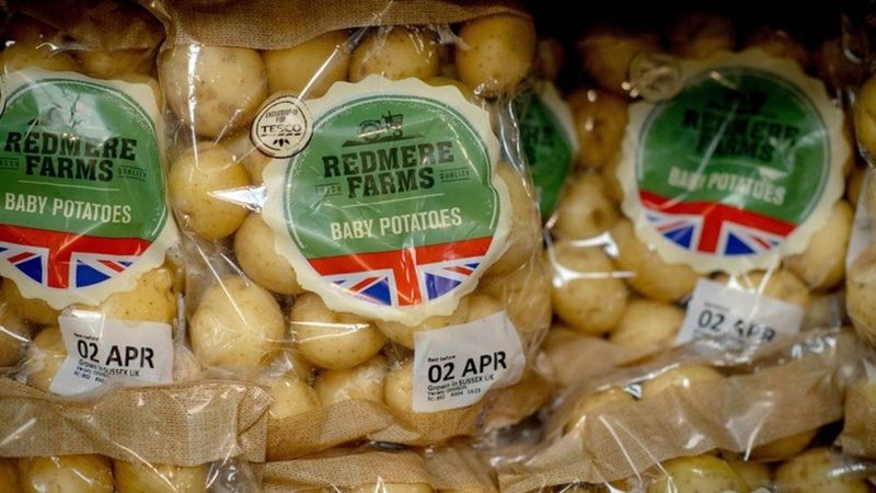Tesco removes 'best before' dates on some fruit and veg - BBC News