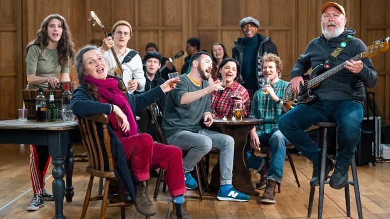 Runrig put their stamp on new Inverness musical - BBC News