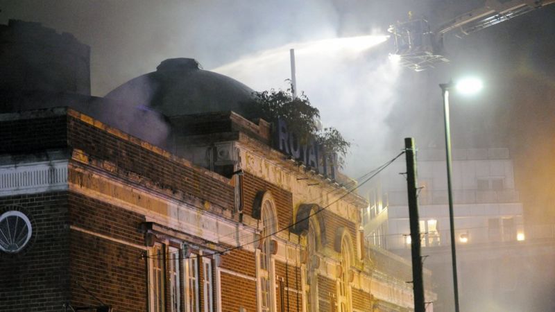 Harborne fire: Former cinema blaze treated as 'suspicious' - BBC News
