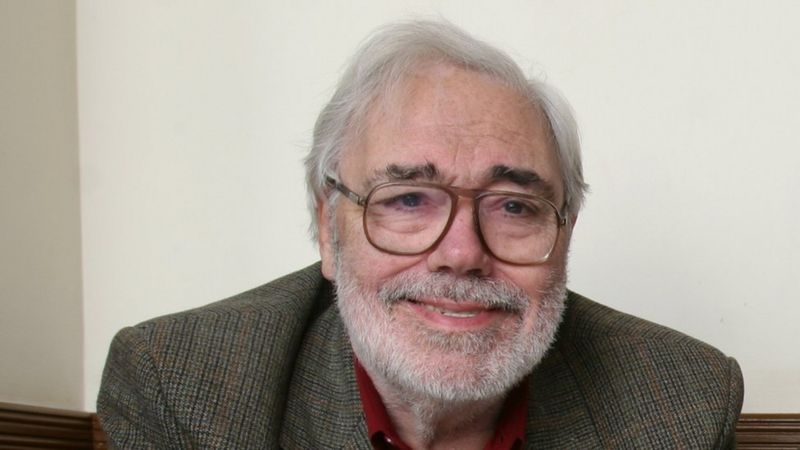 Alan Simpson: Steptoe and Son writer dies at 87 - BBC News