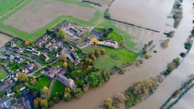 Flood warnings across the River Severn - BBC Newsround