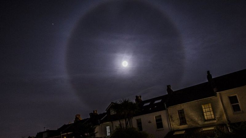 'Halo' spotted around the Moon across England - BBC News