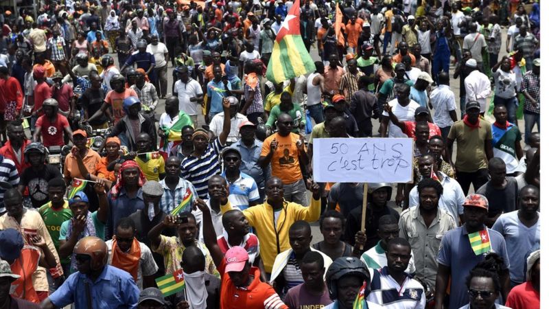 Togo protests against Faure Gnassingbé - BBC News