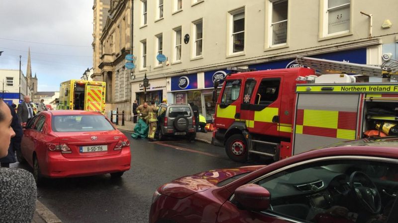 Car crashes through Enniskillen Boots shop window - BBC News