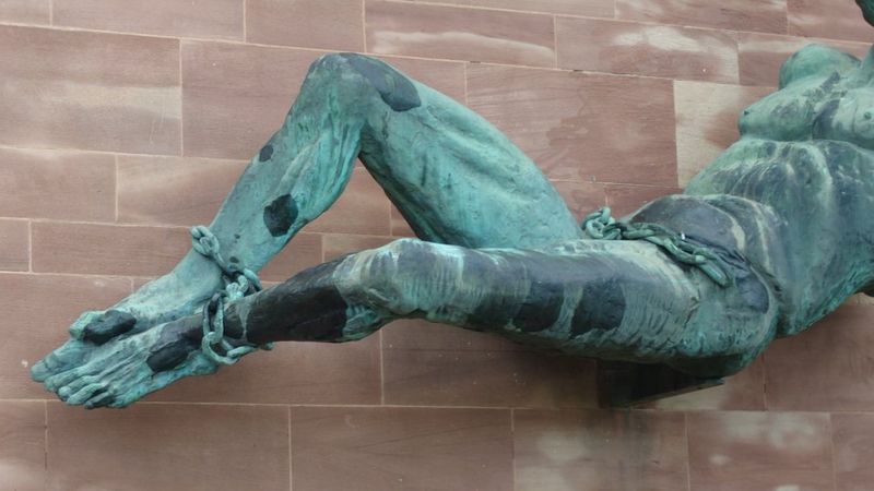 Coventry service marks anniversary of Hiroshima bombing - BBC News