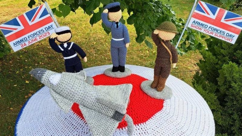 Armed Forces Day celebrated on Suffolk post box topper - BBC News