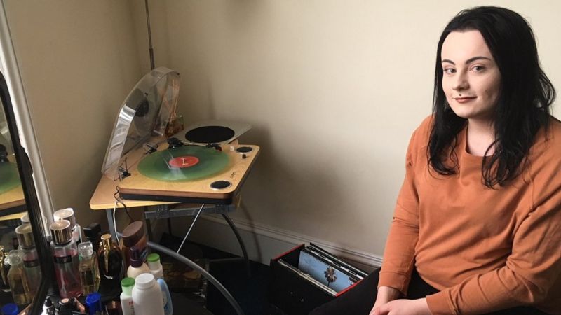 The transgender-only home giving people a 'safe place' - BBC News