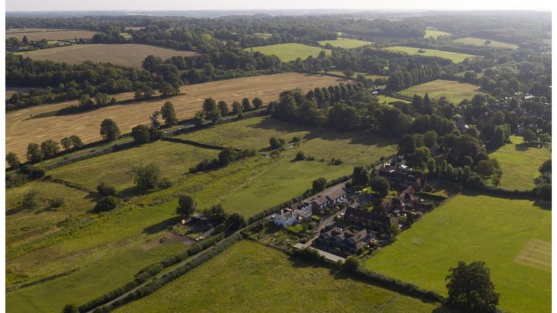 HS2: What are the arguments for and against it? - BBC Newsround