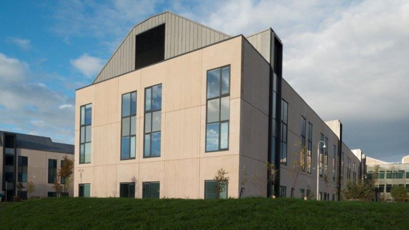 New Dumfries hospital opens its doors - BBC News