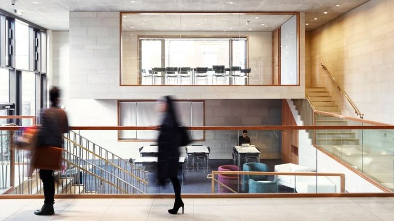 90 rooms for Oxford University students formally opened - BBC News