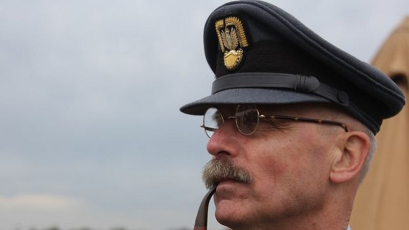 In pictures: Flypast remembering Battle of Britain - BBC News