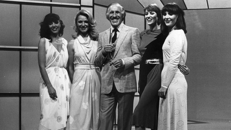 In pictures: Sir Bruce Forsyth - BBC News