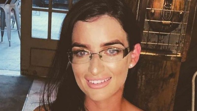 West Belfast: Murder inquiry as Hollie Thomson, 28, found dead - BBC News