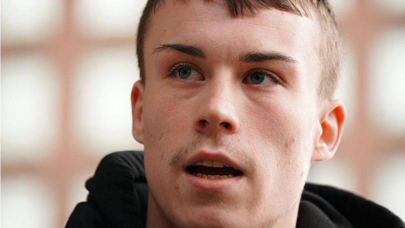 Eleanor Williams case raised in call for social media rules - BBC News