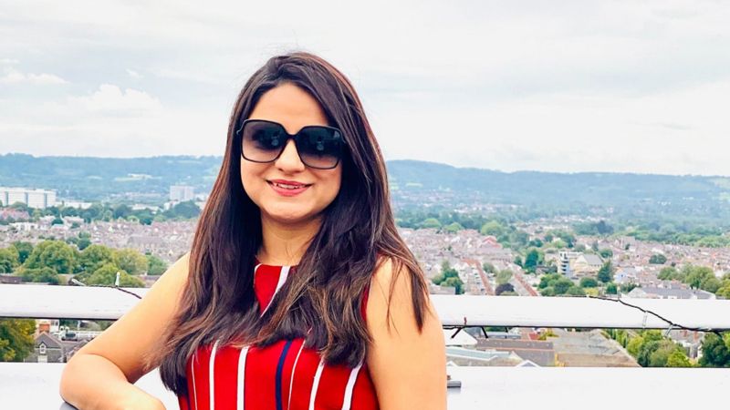 Flexible firms take break from fixed bank holidays - BBC News