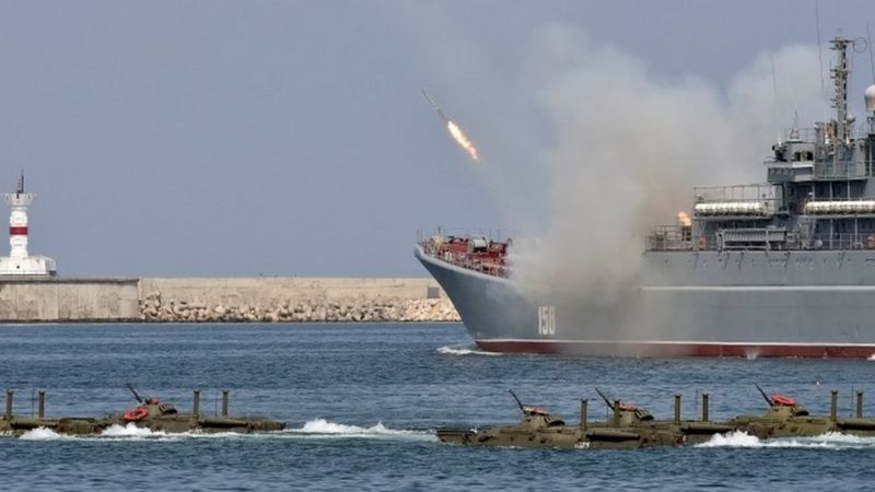 Russia accuses Ukraine of attempted Crimea 'incursions' - BBC News