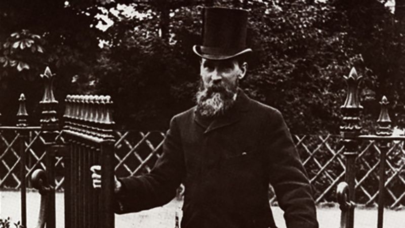 Smith & Nephew: Famous Hull firm to move from historic home - BBC News