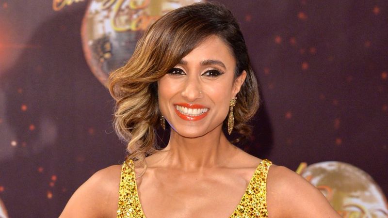 Strictly Come Dancing: Countryfile's Anita Rani to host tour - BBC News