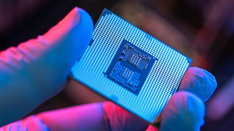 Critics say £1bn for UK chip industry not enough - BBC News