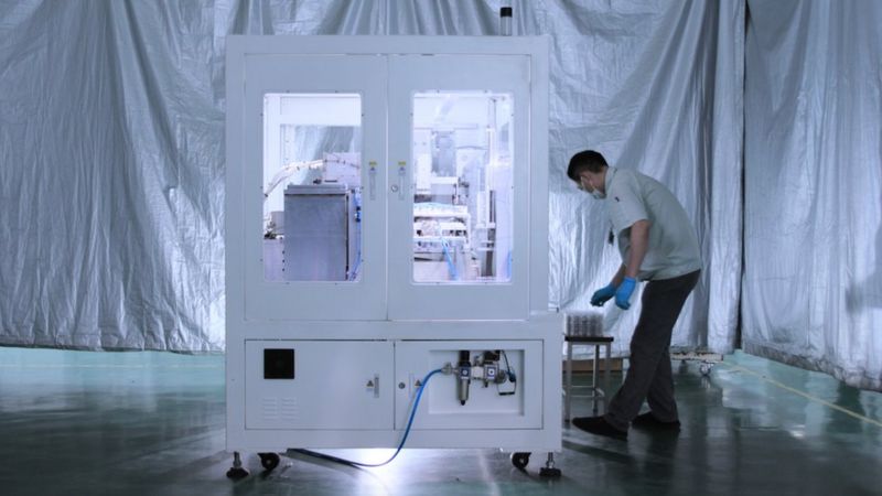 Apple's 2030 carbon-neutral pledge covers itself and suppliers - BBC News