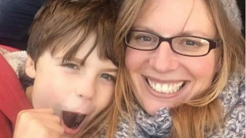 Sudden Unexplained Death in Childhood: Parents demand answers - BBC News