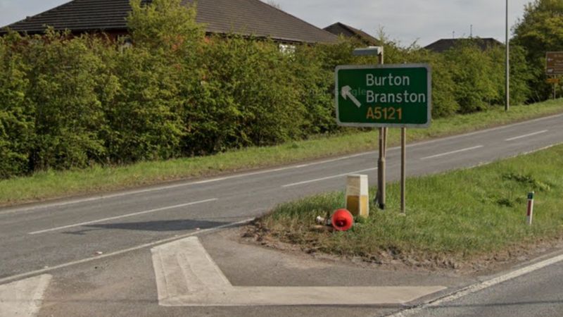 Pedestrian dies in Burton upon Trent after being struck by car - BBC News