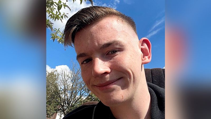 Autism: Employers ignorant about disability - autistic man - BBC News