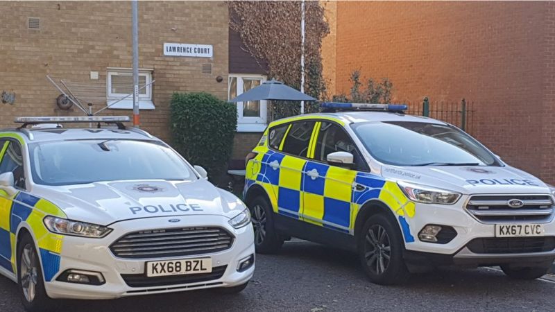 Northampton murder inquiry after woman's body discovered - BBC News