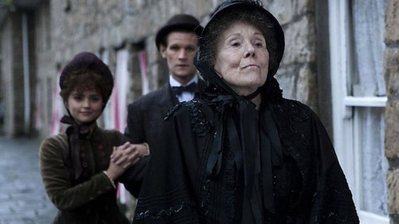 Obituary: Dame Diana Rigg - BBC News