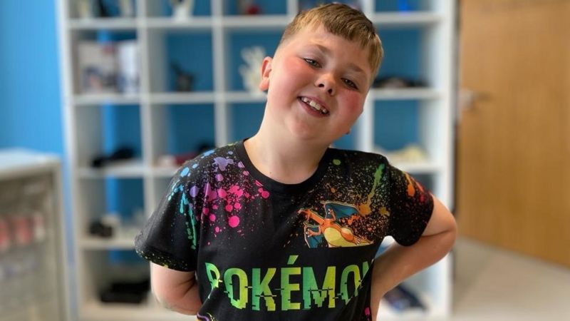 Boy's 'dream comes true' with gift of bionic arm - BBC News