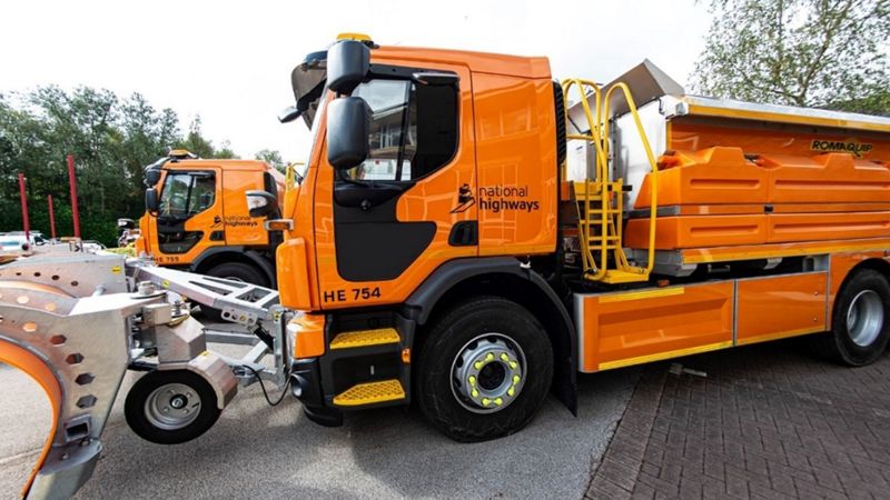 New high-tech road gritters join Yorkshire fleet - BBC News