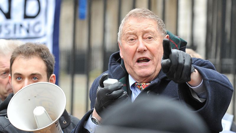 Austin Mitchell: Former Great Grimsby MP dies aged 86 - BBC News
