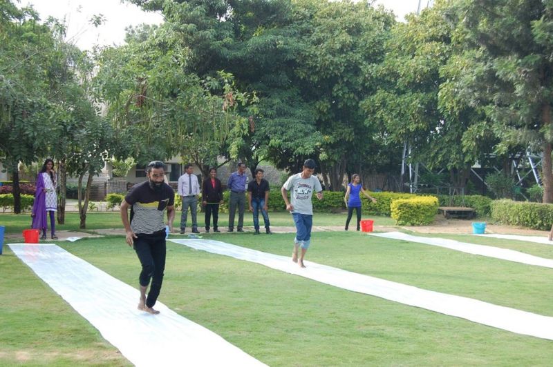 How Mormons find love in India - BBC News