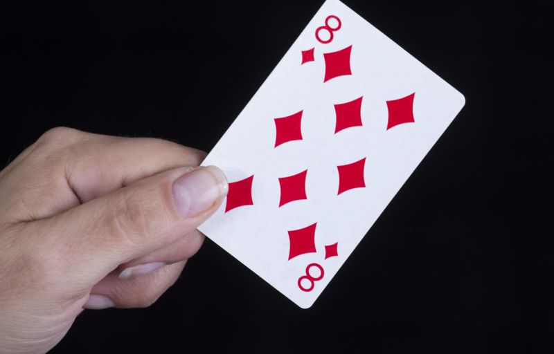 How many 8s can you see on this 8 of diamonds? - BBC Newsround
