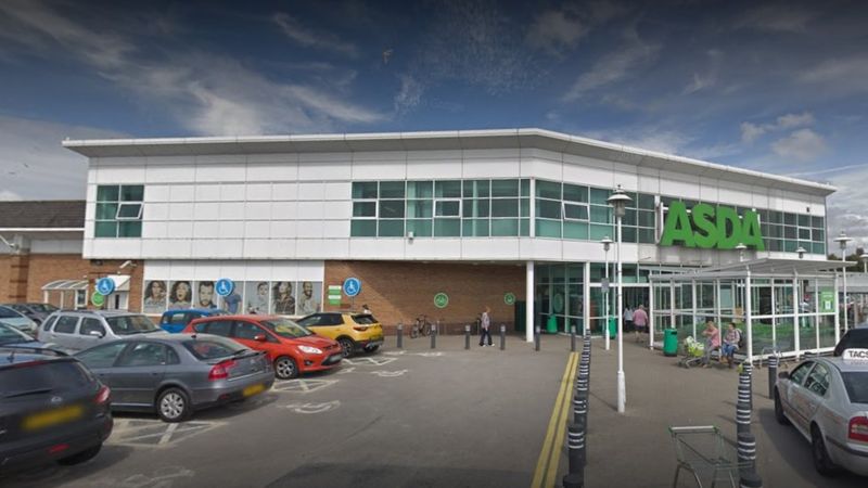 Exotic frog found among bananas at Llanelli supermarket - BBC News