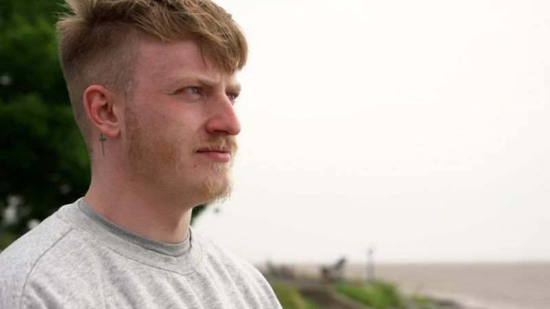 Sarms: Illegal muscle drugs sold in UK shops, BBC finds - BBC News