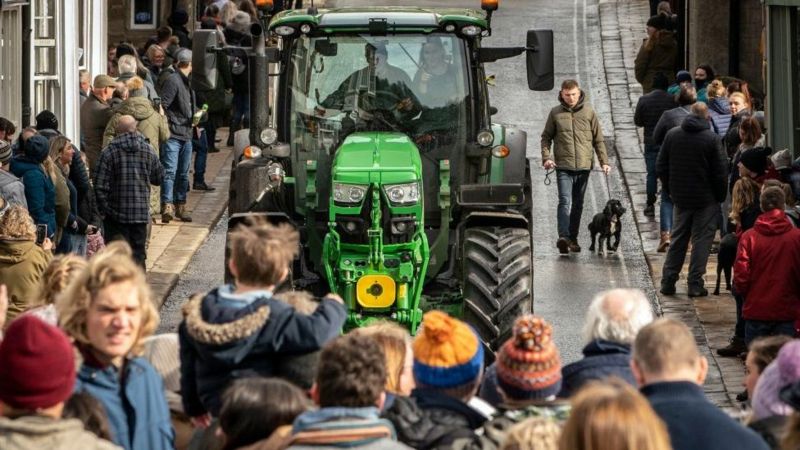 Knaresborough Tractor Run: More than 350 tractors join charity convoy ...