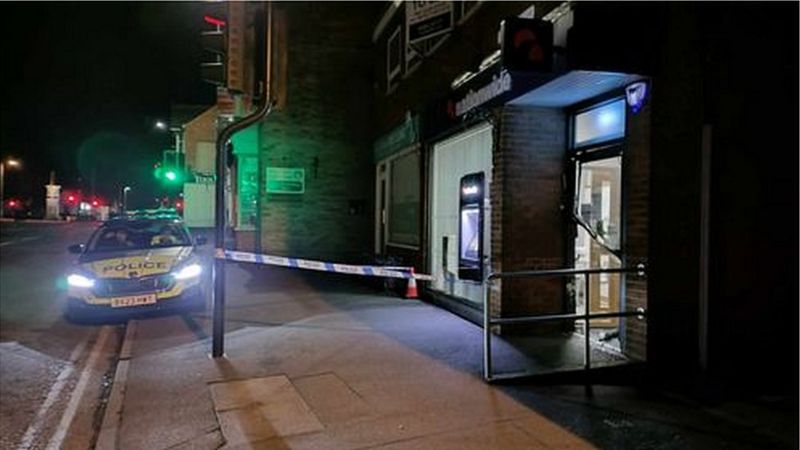 Earl Shilton: Building society's door smashed in raid - BBC News