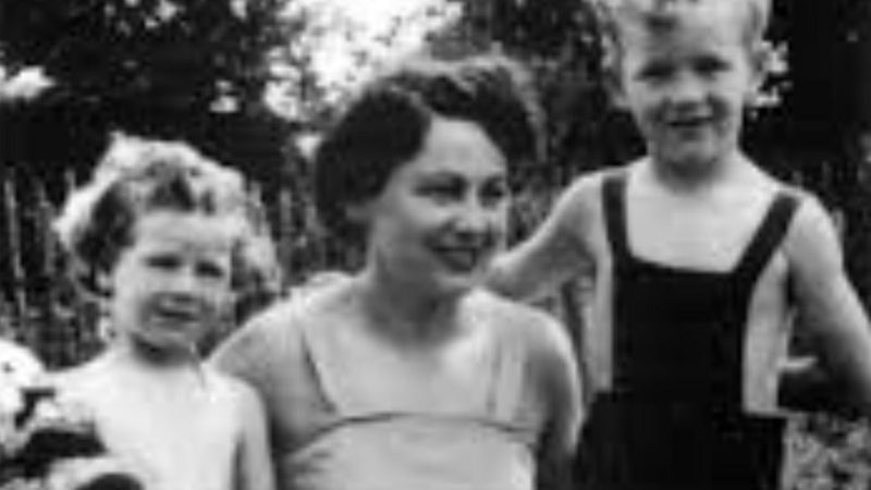 Holocaust survivor's story highlighted at Coventry exhibition - BBC News
