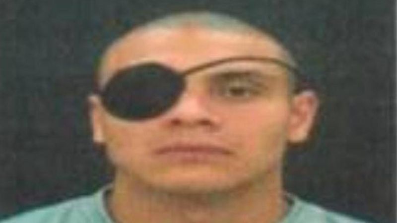 Mexico prison break: Hunt for escapees turns deadly - BBC News