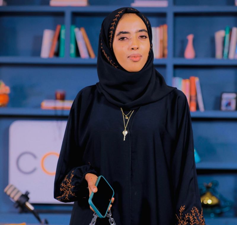 Ayaan Kaaba: Waxaan jeclahay inaan shukaansado nin meel fog iga jira ...