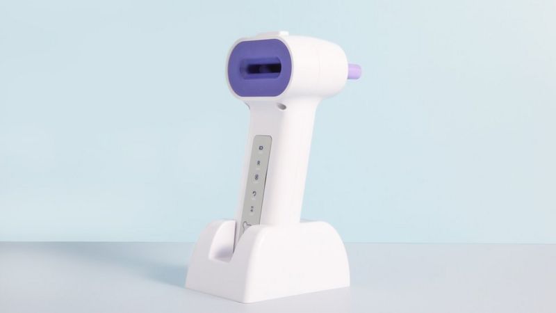 Oxford health professionals first to pilot COPD device - BBC News